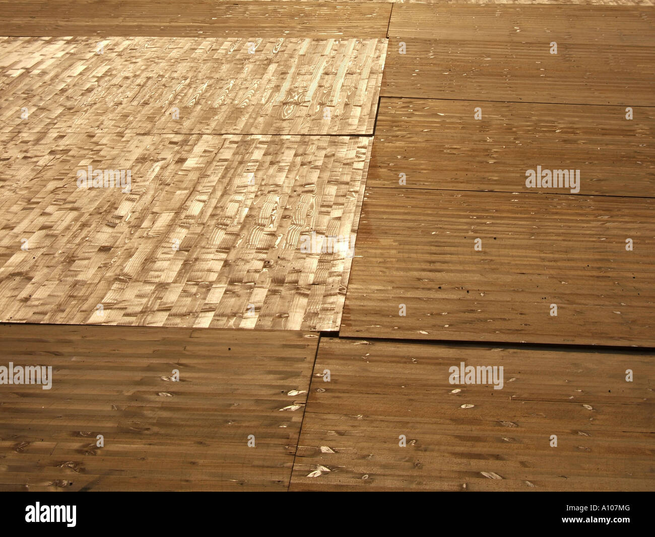 empty wooden floor base foundation under construction Stock Photo - Alamy