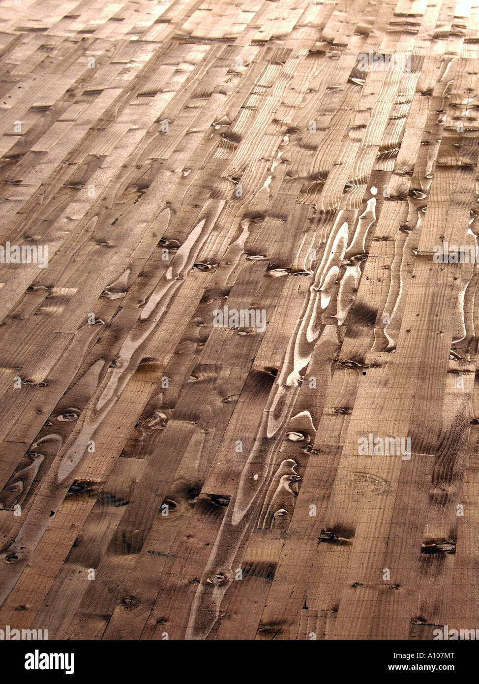 empty wooden floor base foundation under construction Stock Photo - Alamy