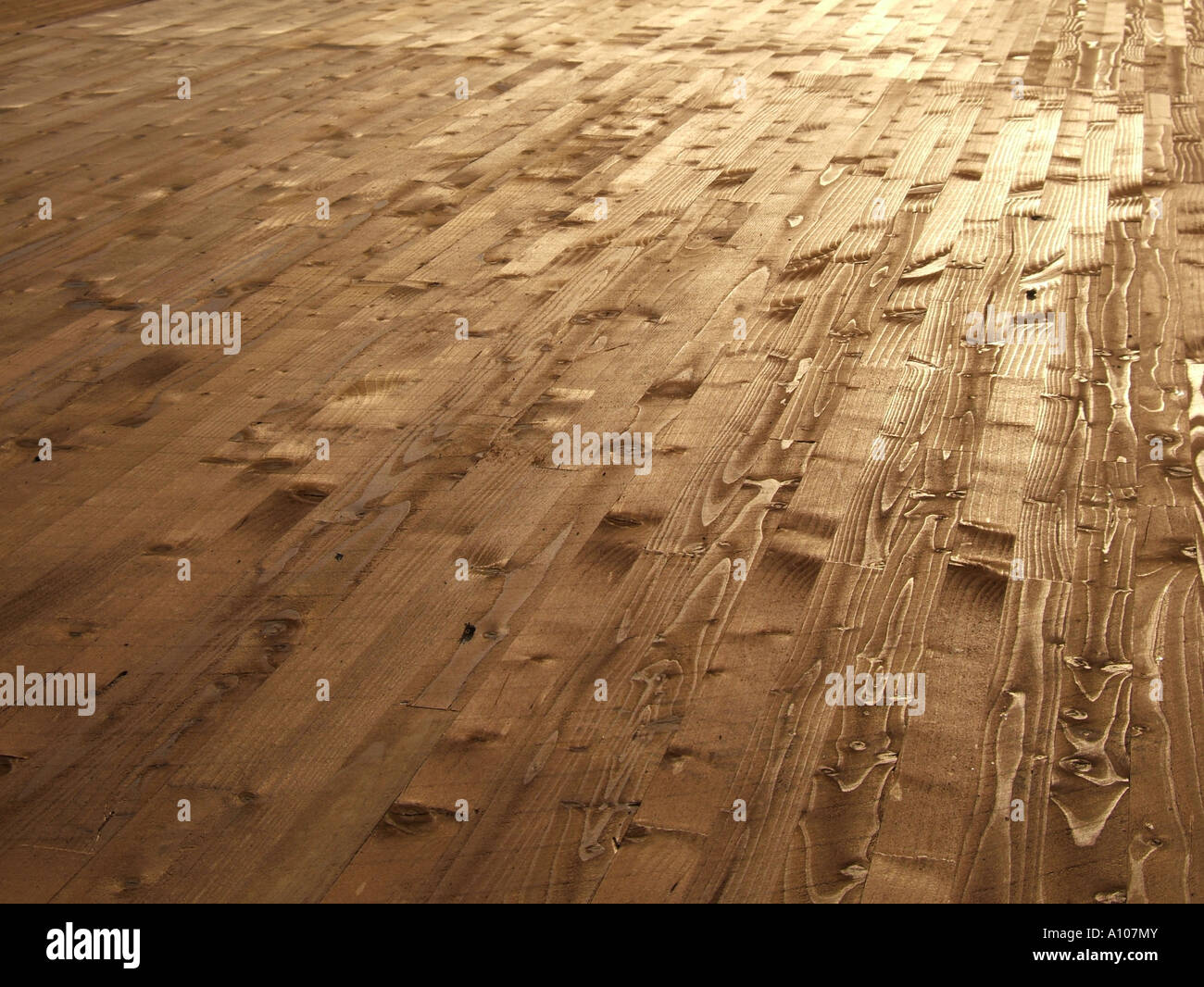 empty wooden floor base foundation under construction Stock Photo - Alamy