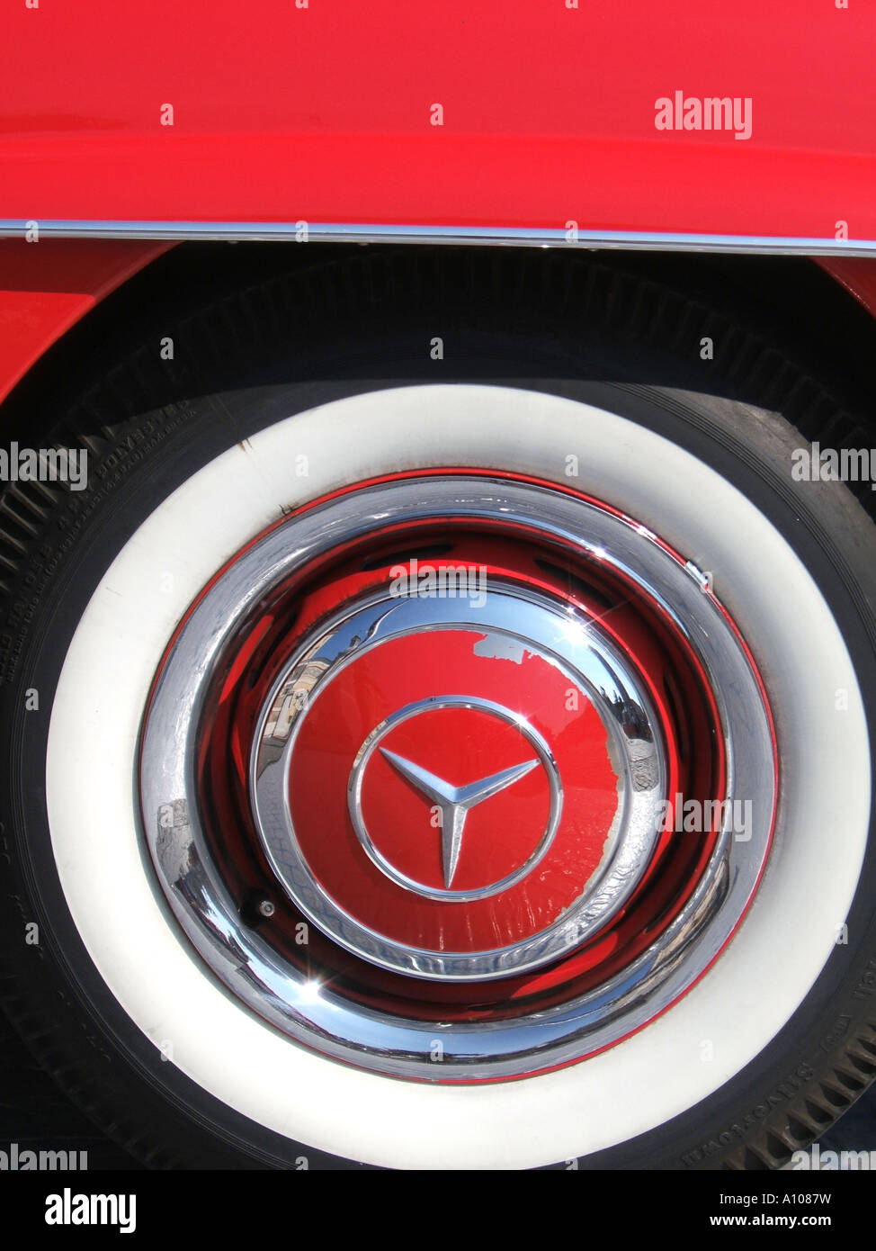 detail of red classic mercedes benz car Stock Photo - Alamy