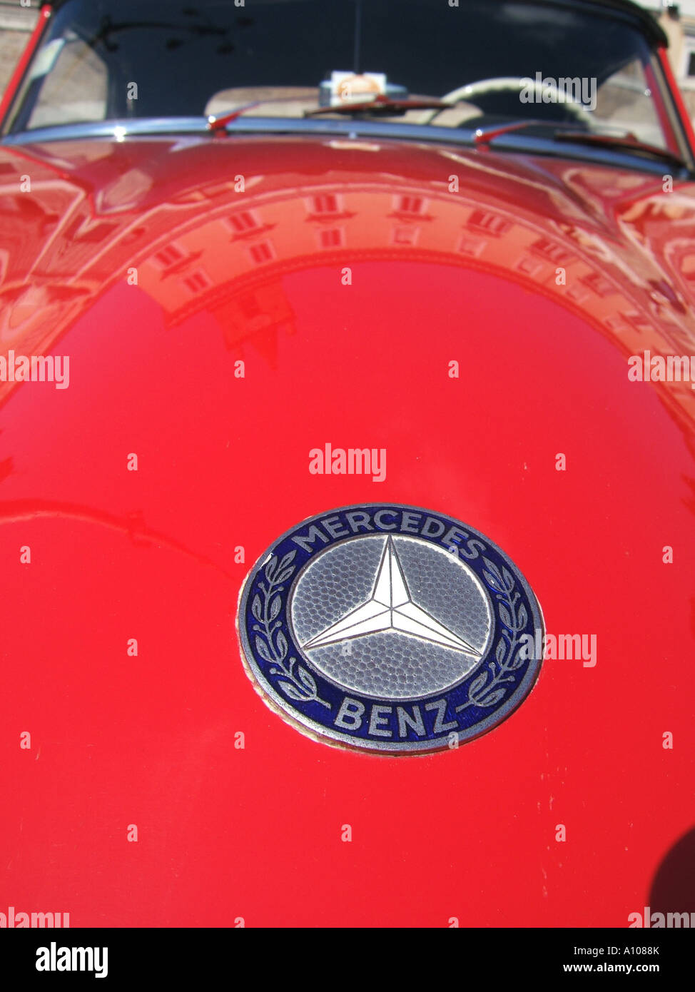 detail of red classic mercedes benz car Stock Photo - Alamy