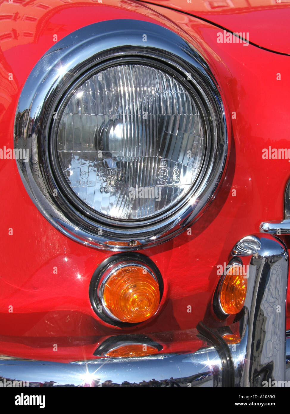 detail of red classic mercedes benz car Stock Photo - Alamy