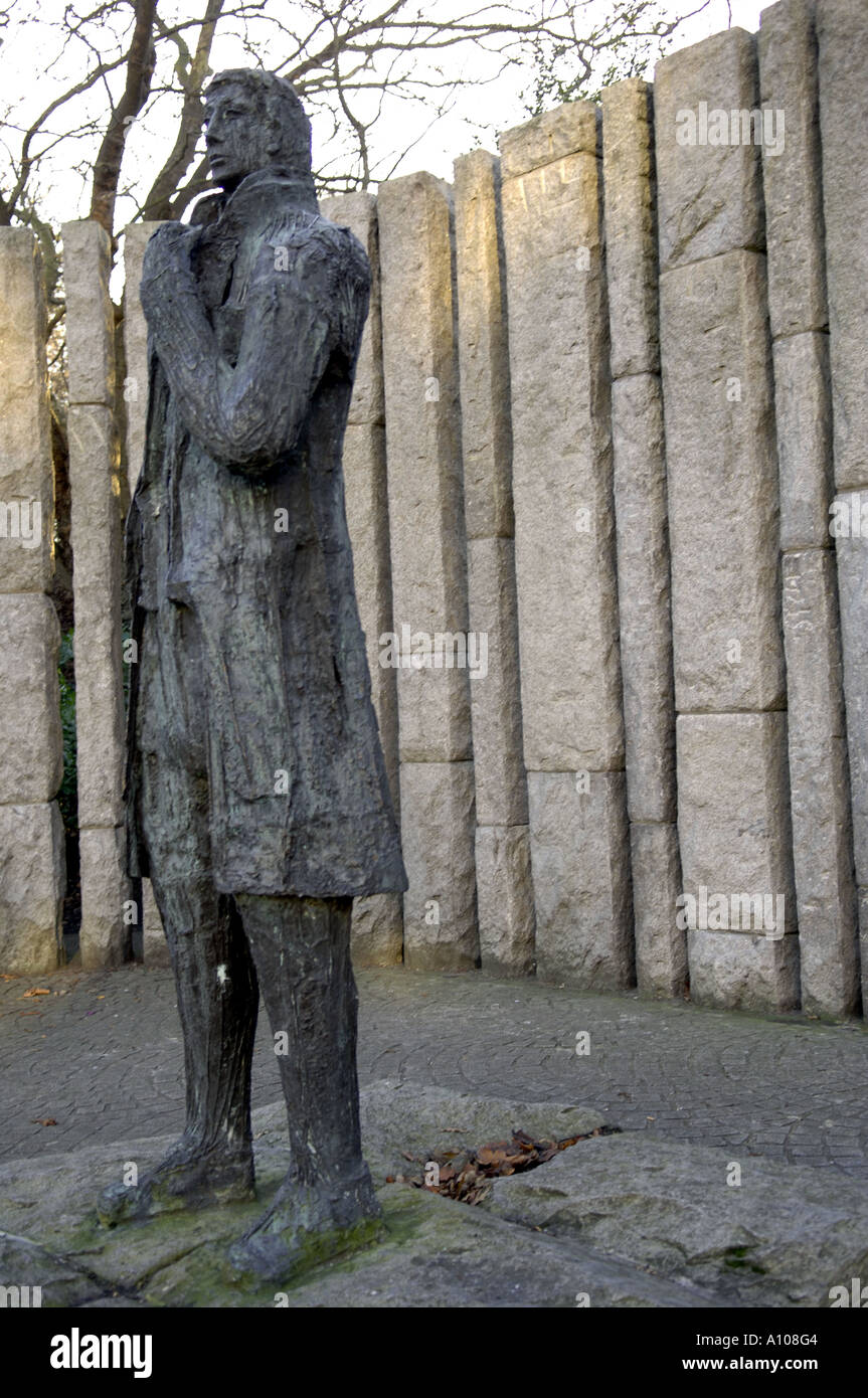Statue of wolfe tone hi-res stock photography and images - Alamy