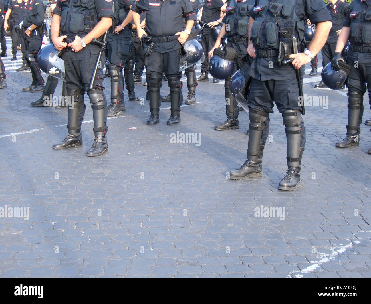 carabinieri police officers at rally in rome, italy Stock Photo - Alamy