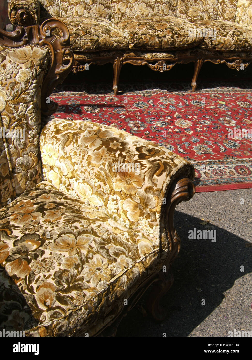 antique chairs for sale on outdoor street market Stock Photo - Alamy