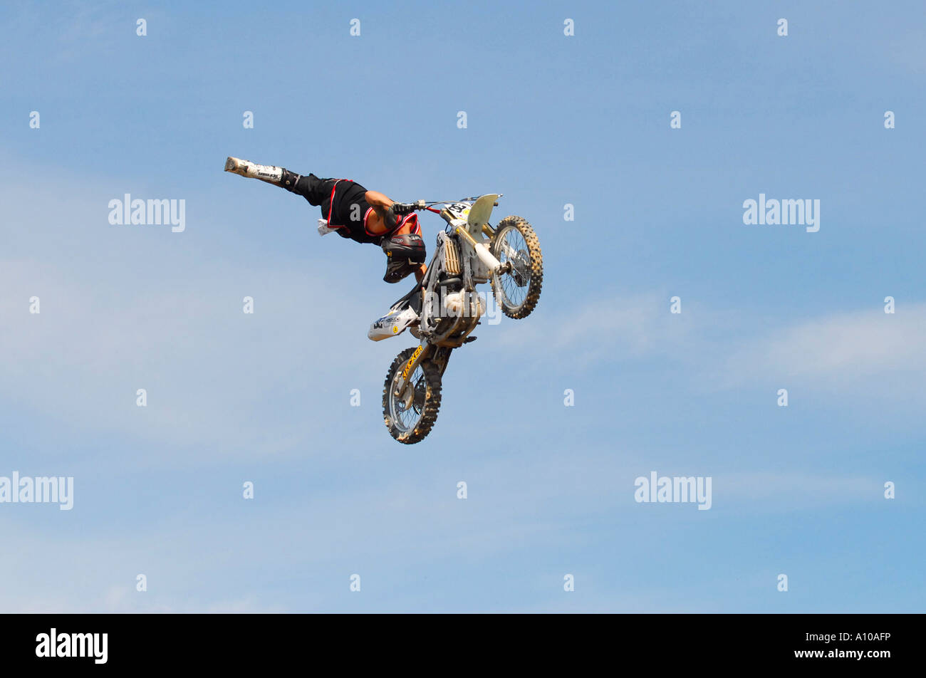 Daredevil stunt motorbike rider jumping hi-res stock photography and ...