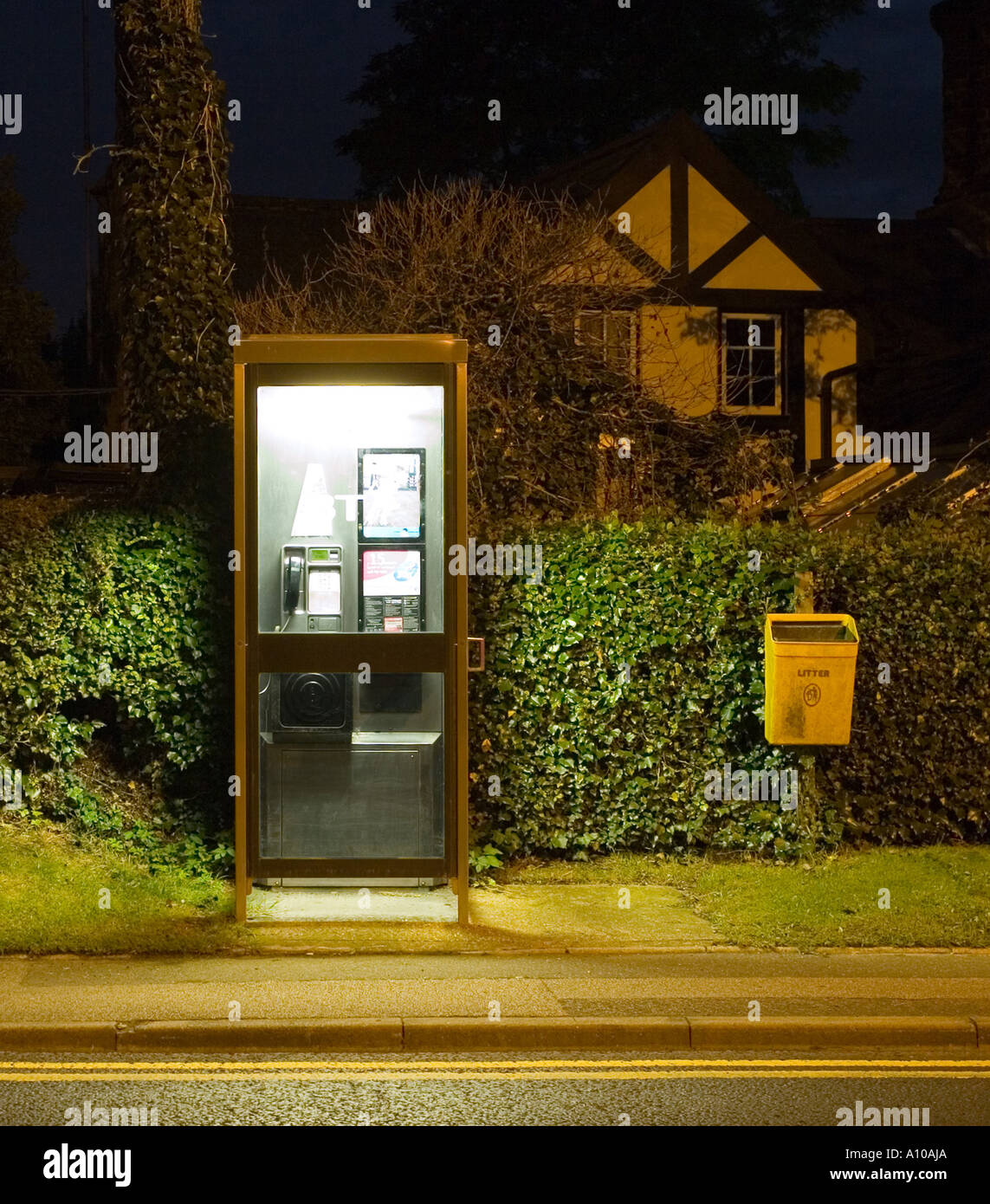 phone box at night Stock Photo - Alamy