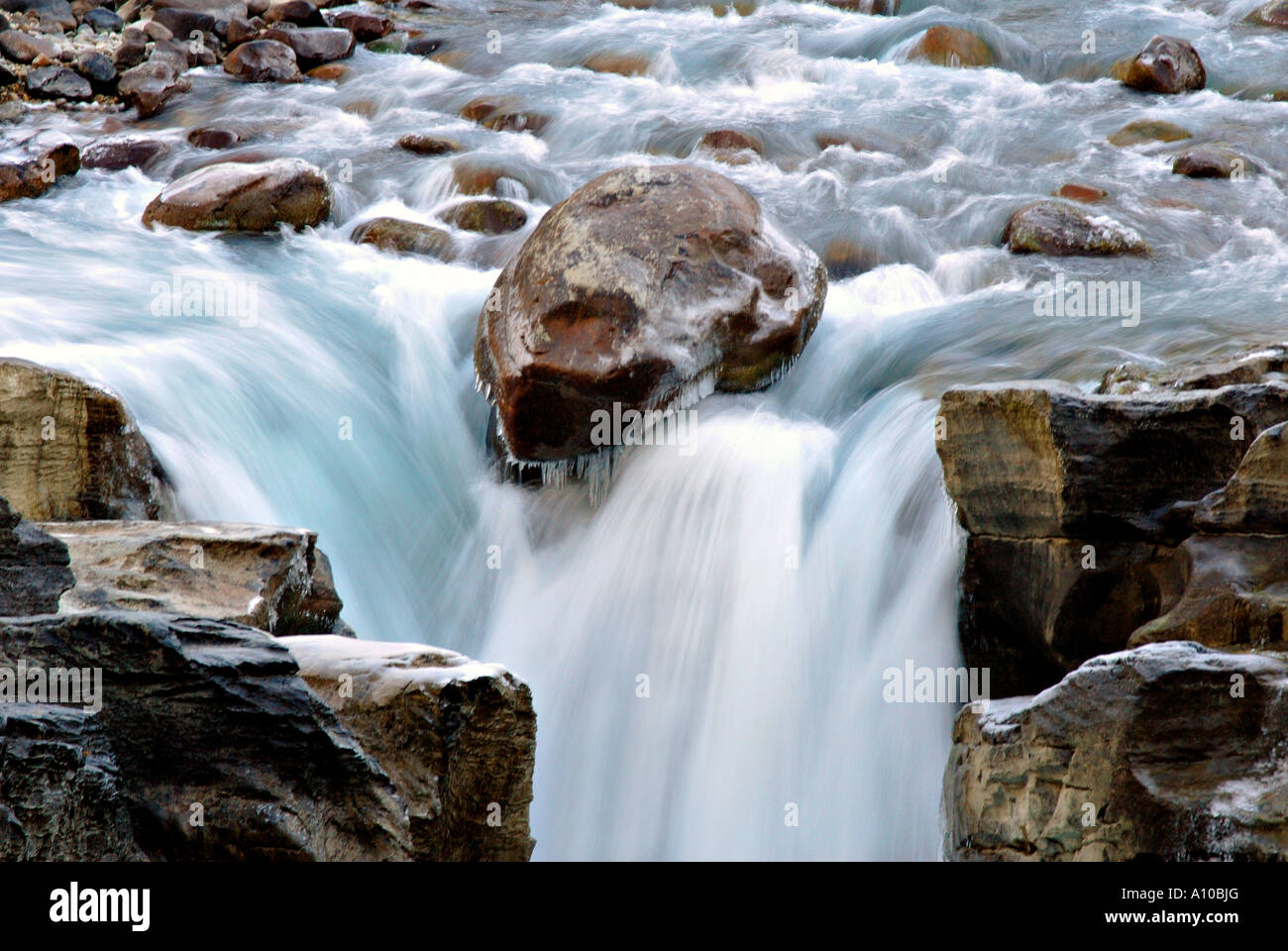 Rushing sunwapta river hi-res stock photography and images - Alamy