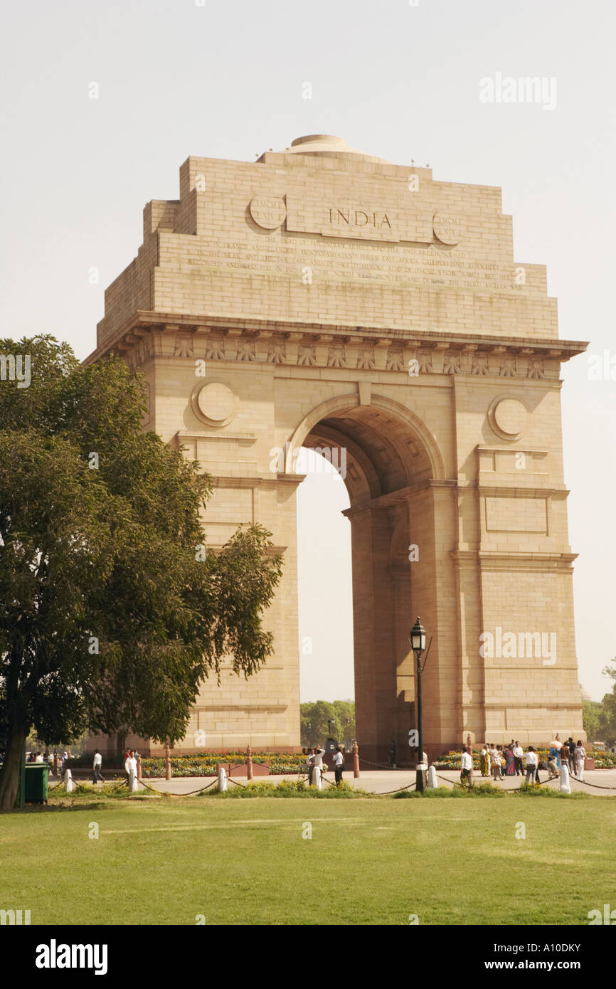 India gate front hi-res stock photography and images - Alamy