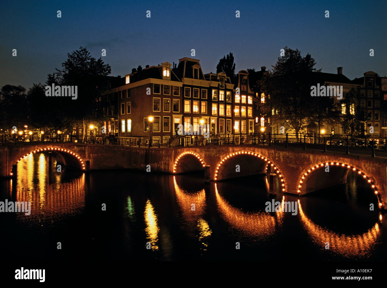 bridge, row houses, canals, intersection of Keizersgracht and ...