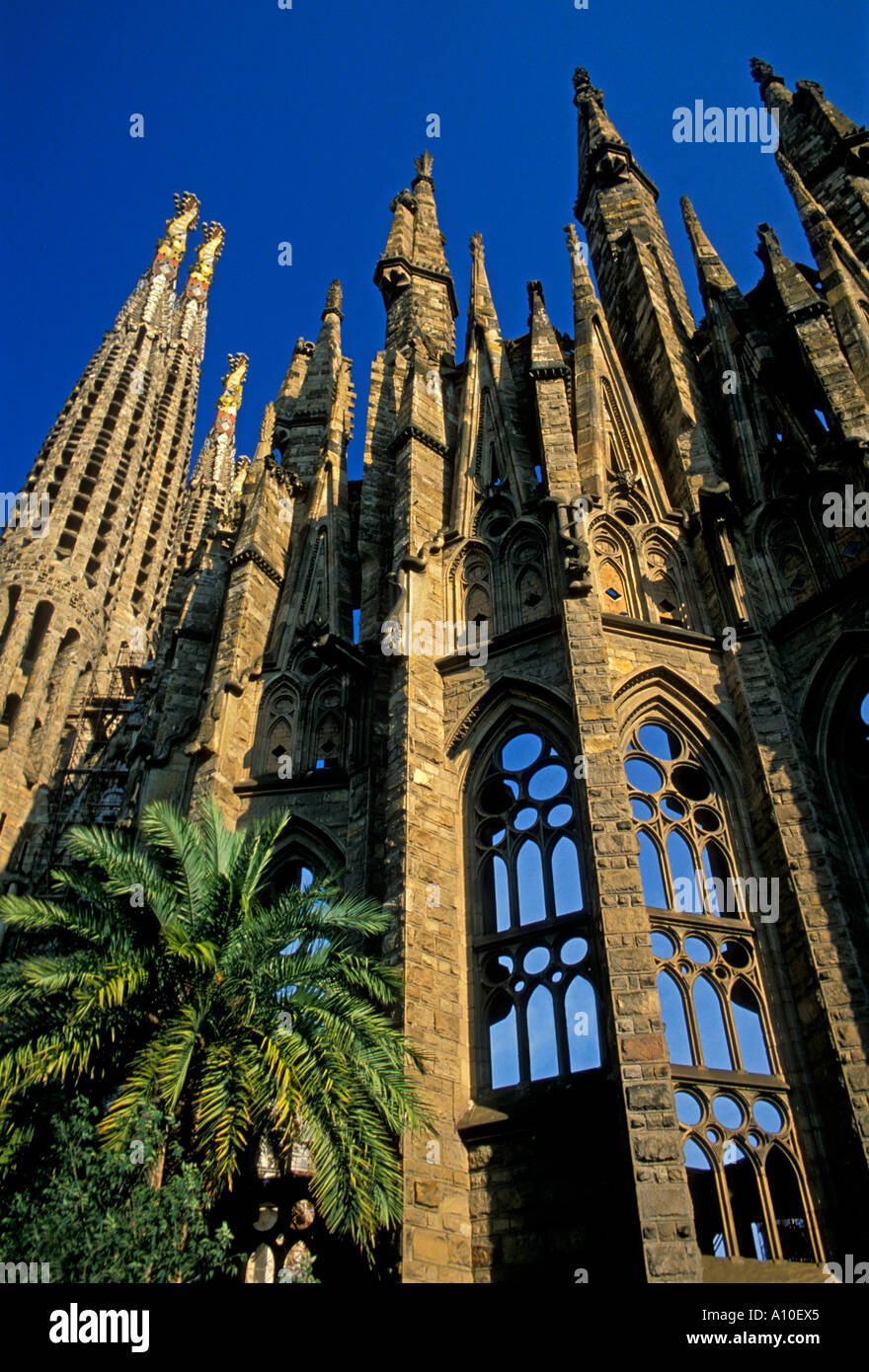 Temple of La Sagrada Família, Roman Catholicism, Roman Catholic ...