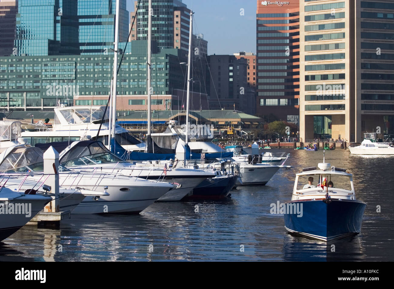 Ship mast baltimore hi-res stock photography and images - Alamy
