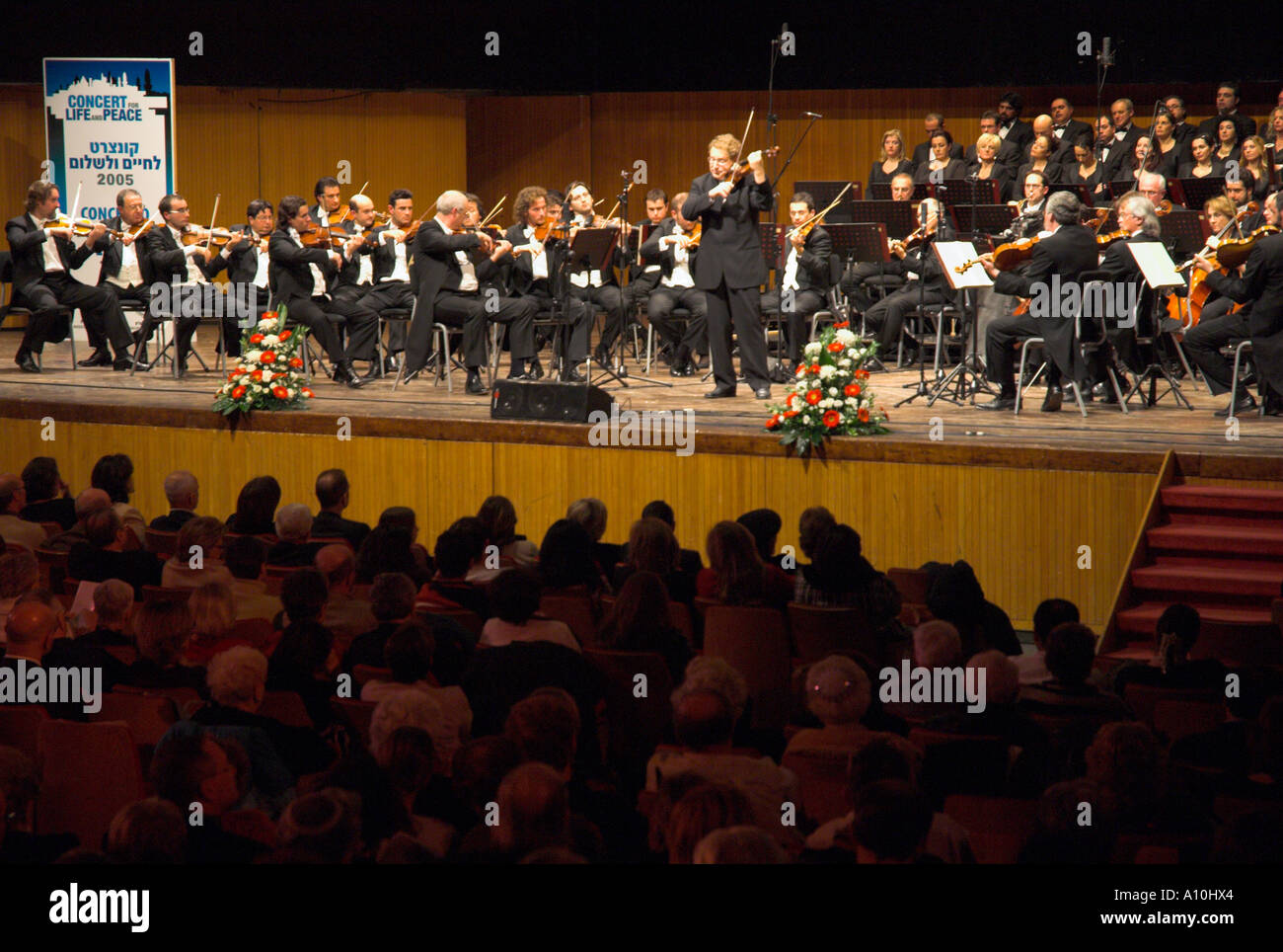 Orhestra conductor hi-res stock photography and images - Alamy