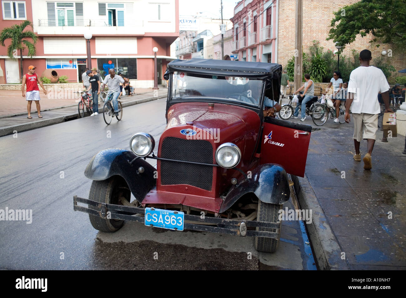 Model T Ford car in Camaguey,Cuba Stock Photo - Alamy