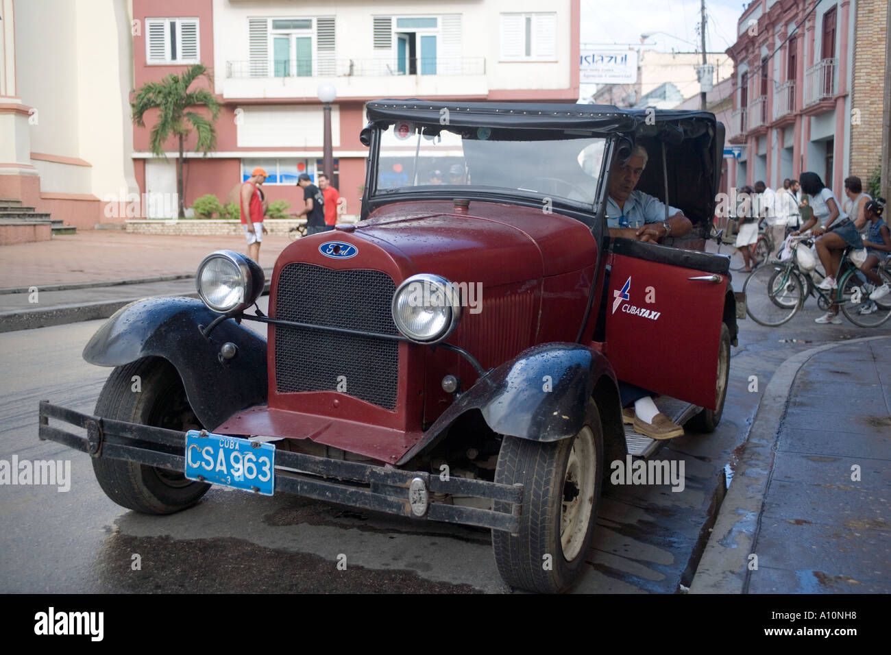 Model T Ford car in Camaguey,Cuba Stock Photo - Alamy