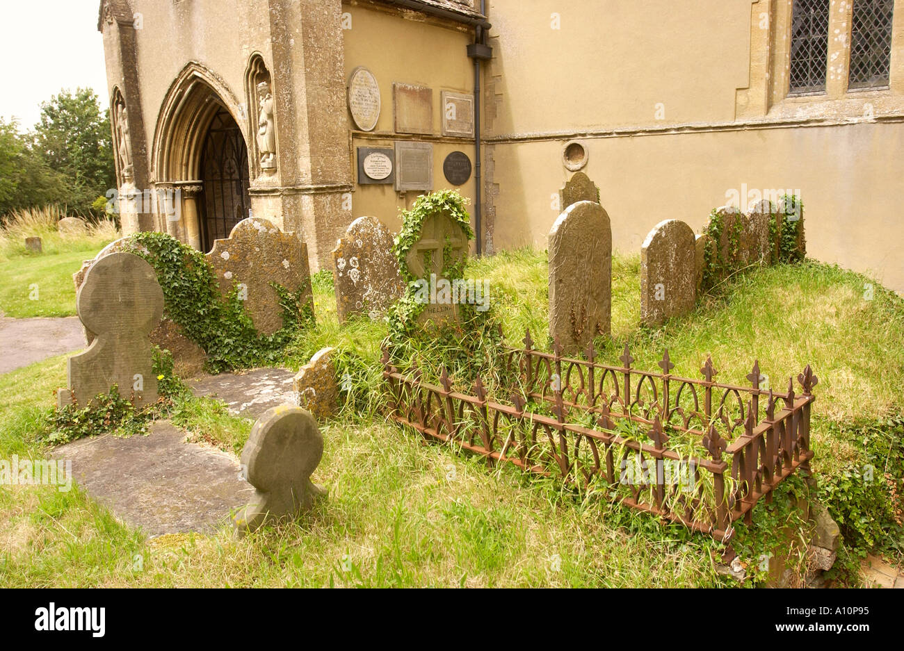 ST MARY S CHURCH UFFINGTON OXFORDSHIRE UK RE THE THATCHER CORNER DENNIS ...