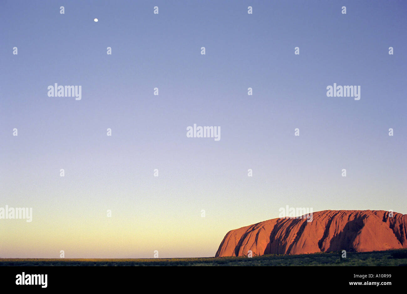 North ayers rock hi-res stock photography and images - Alamy