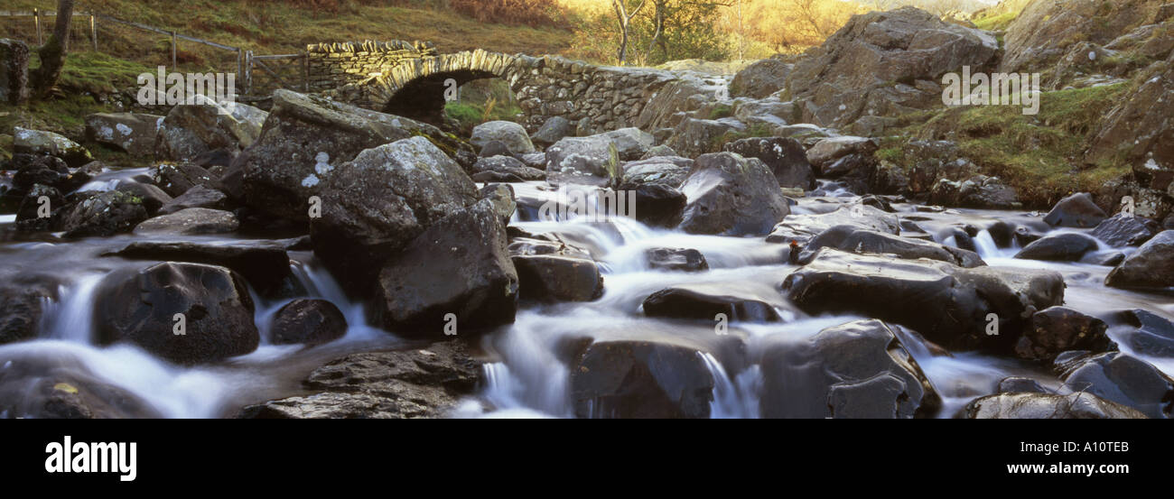 Old pack horse bridge ambleside hi-res stock photography and images - Alamy