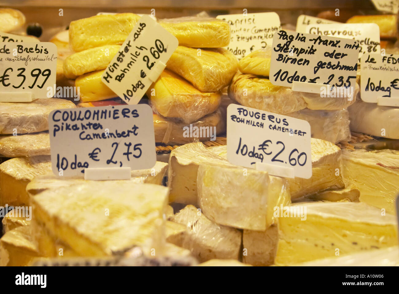 Fancy cheeses hi-res stock photography and images - Alamy