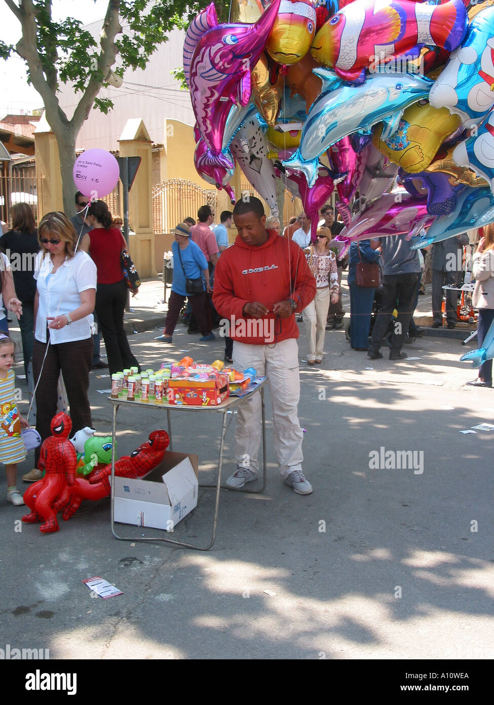 Ballon seller hi-res stock photography and images - Alamy