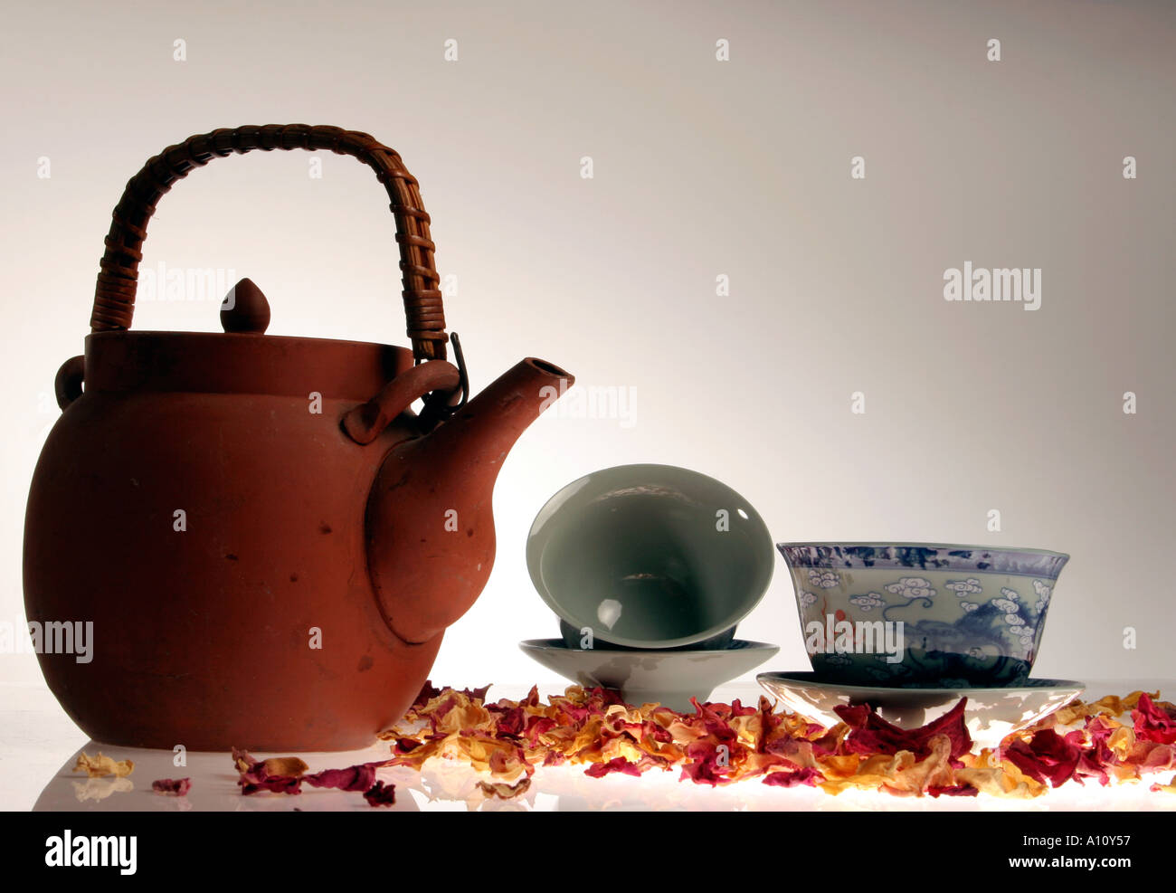 Chinese Tea Set Terracotta Kettle Pot Chinaware Porcelain Cup Saucer ...