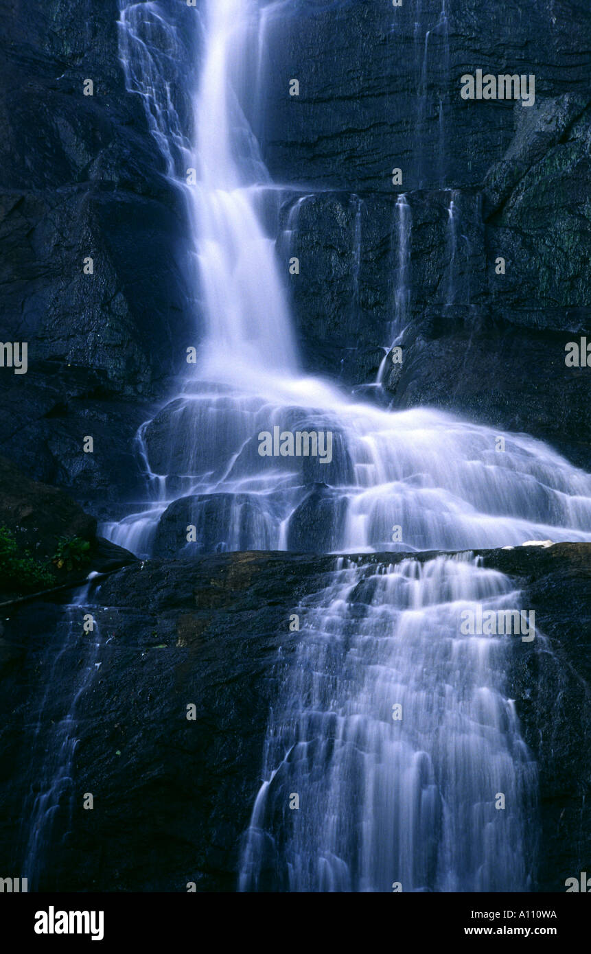 Waterfalls in tamil nadu hi-res stock photography and images - Alamy