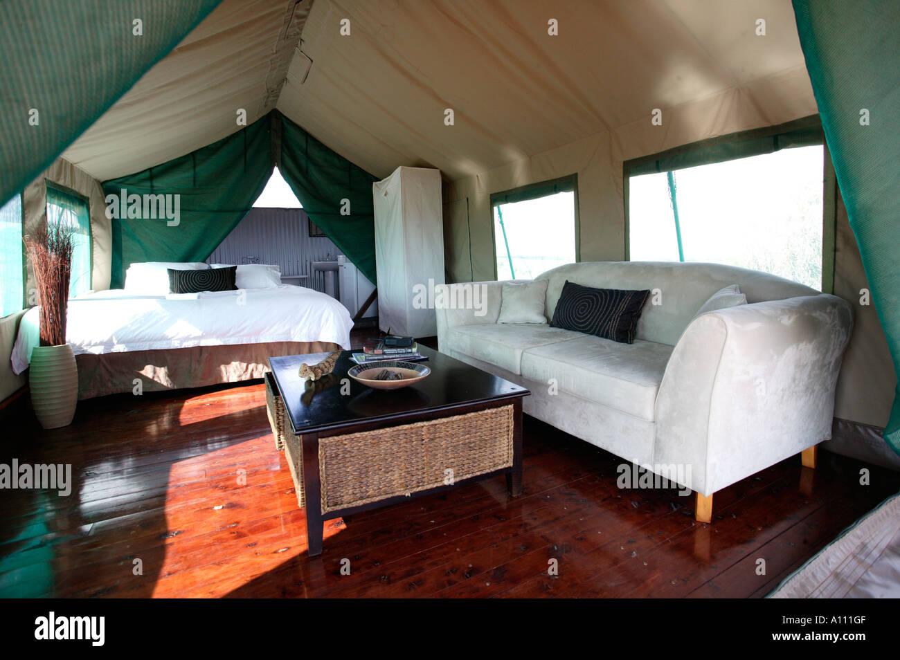 Luxury tent in Gunya Titjikala an exclusive aboriginal safari resort ...