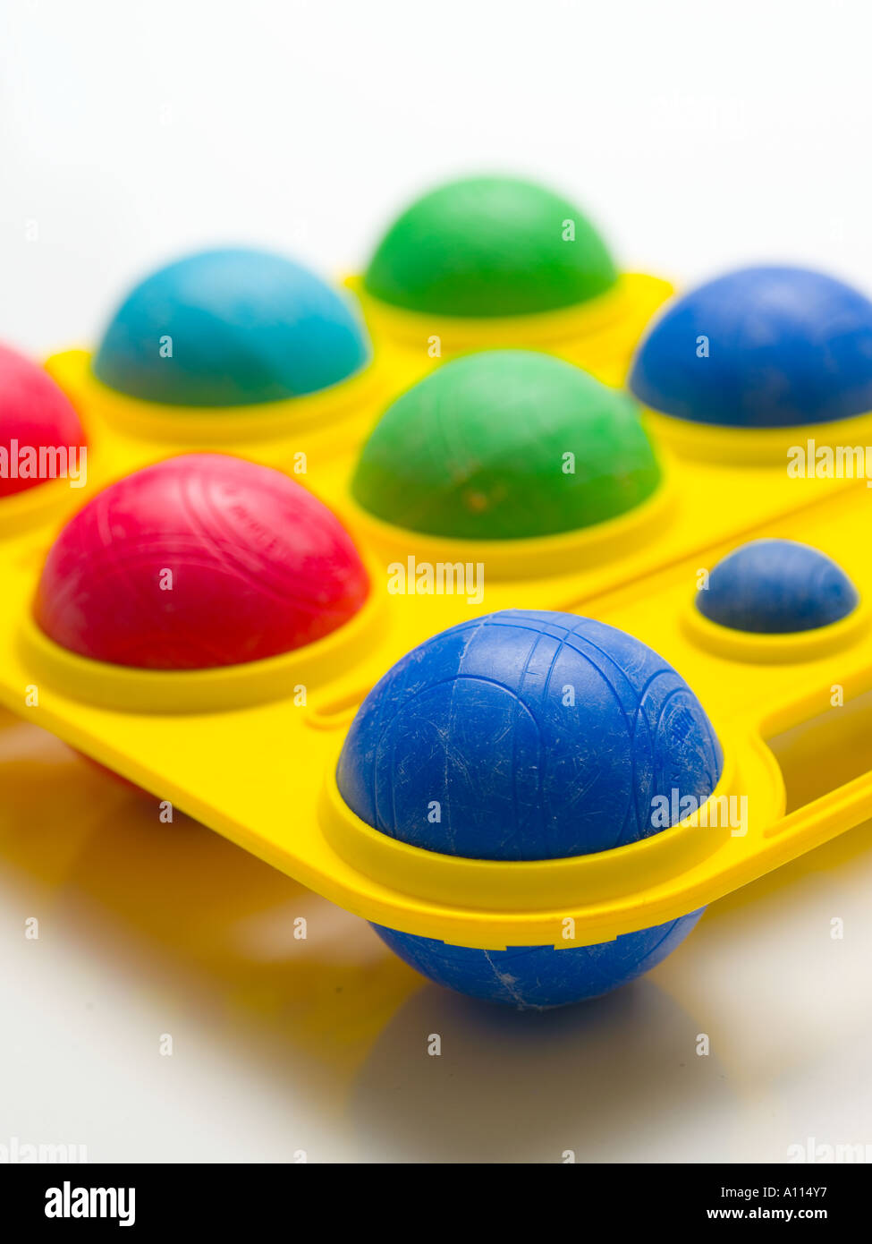 container, snap, yellow, bowling, bowls, various sizes, heavy, hard ...