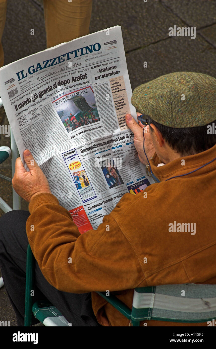 Italian newspaper hi-res stock photography and images - Alamy