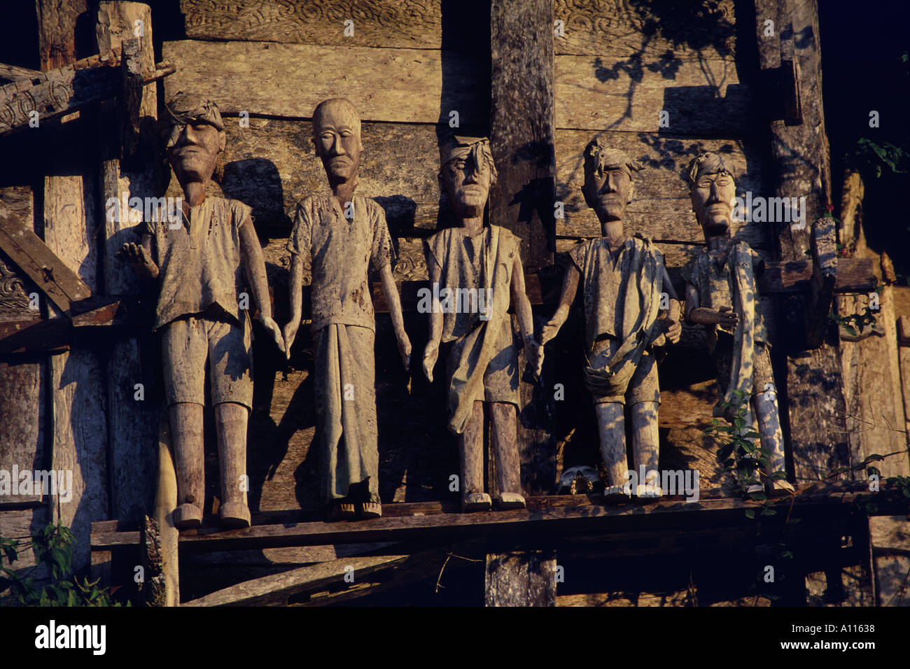 Toraja burial tradition hi-res stock photography and images - Alamy