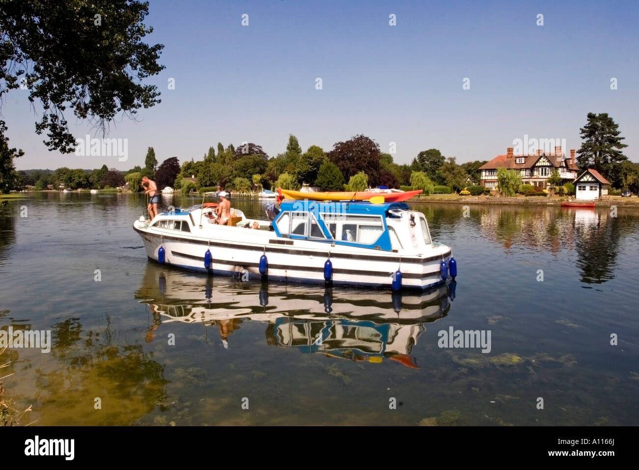 River Thames - Bourne End - Buckinghamshire Stock Photo - Alamy