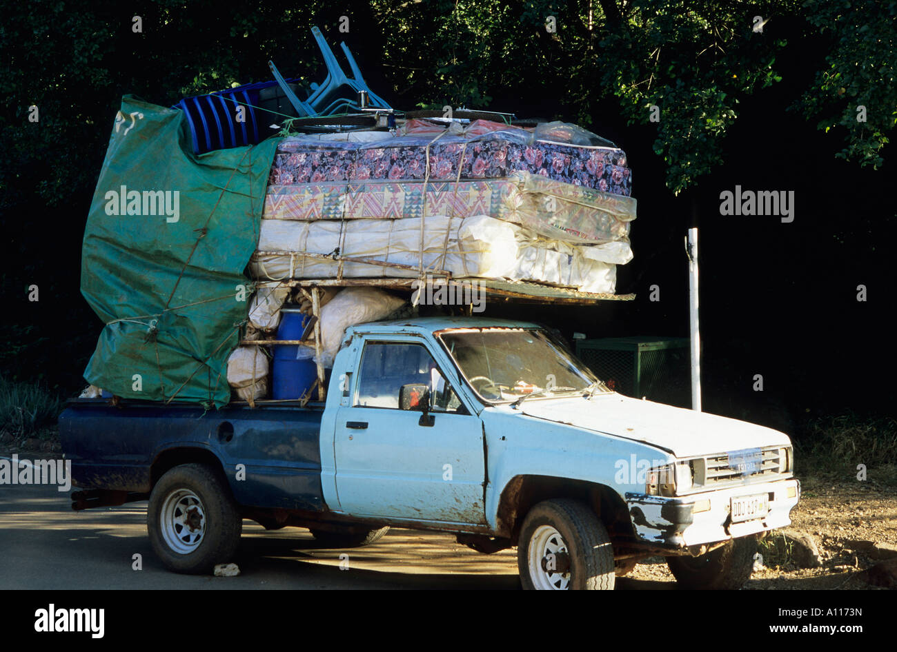 Loaded van hi-res stock photography and images - Alamy