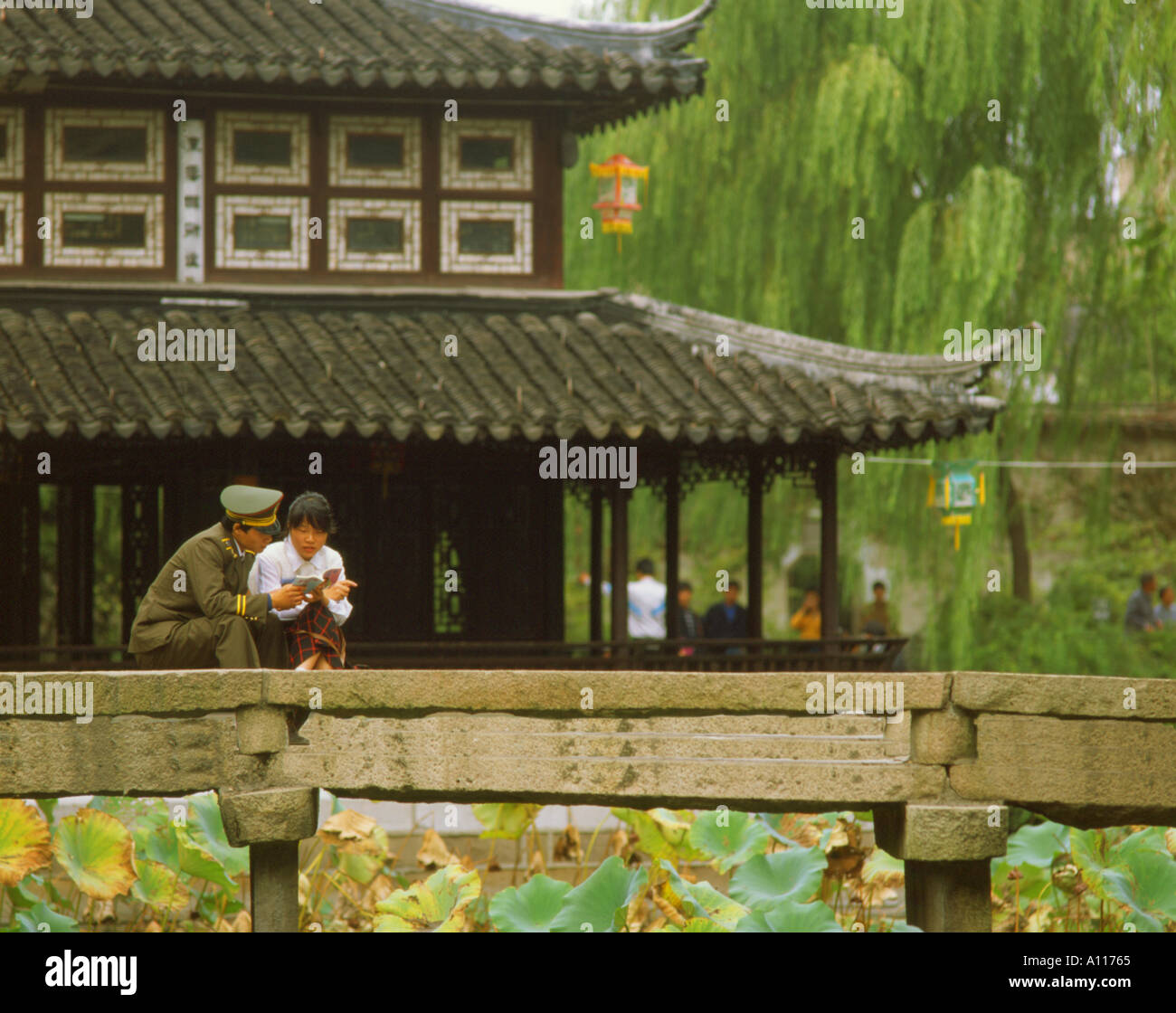 China couple hi-res stock photography and images - Alamy