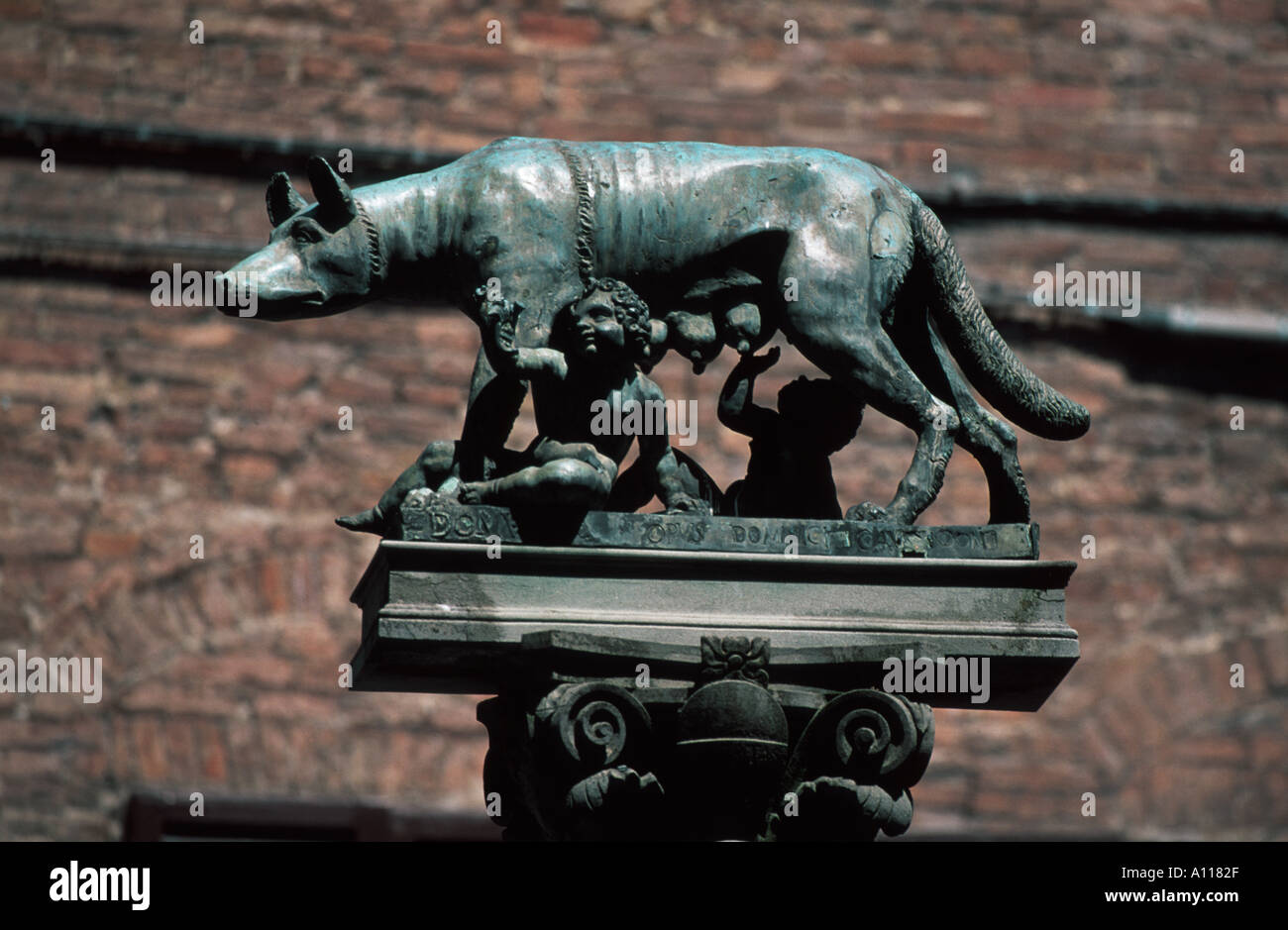 Romulus and remus story hi-res stock photography and images - Alamy