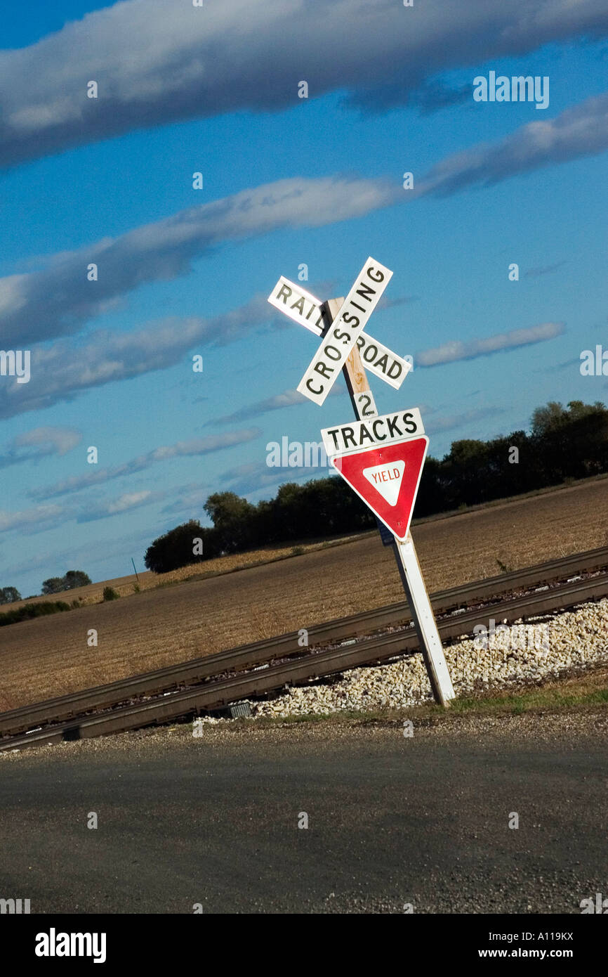 Yield sign at railroad crossing hi-res stock photography and images - Alamy