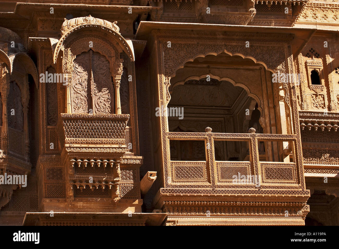UGA75920 Zarokhas windows balconies Patwon ki Haveli Jaisalmer ...