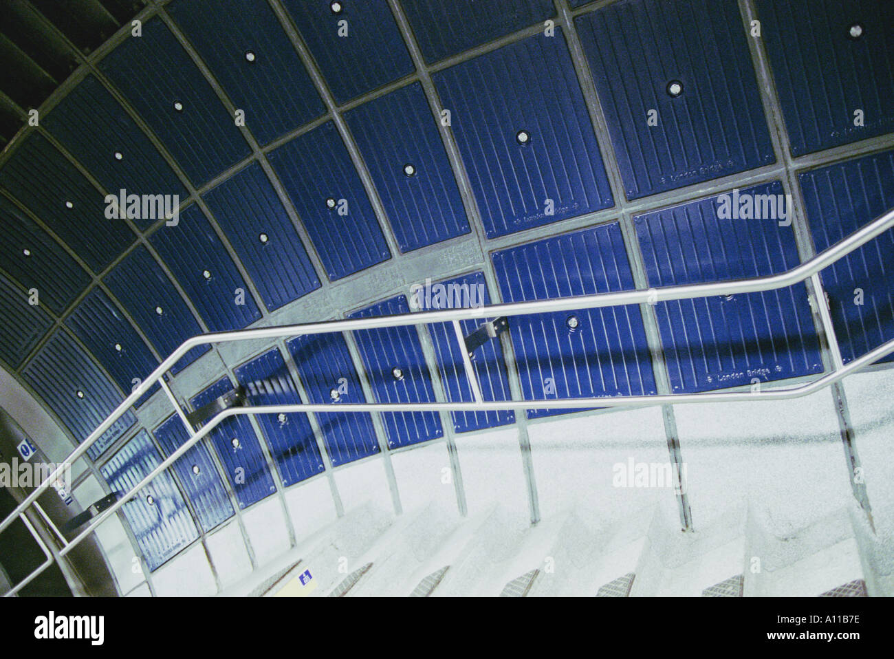 London Bridge Station, Jubilee Line, London Stock Photo - Alamy