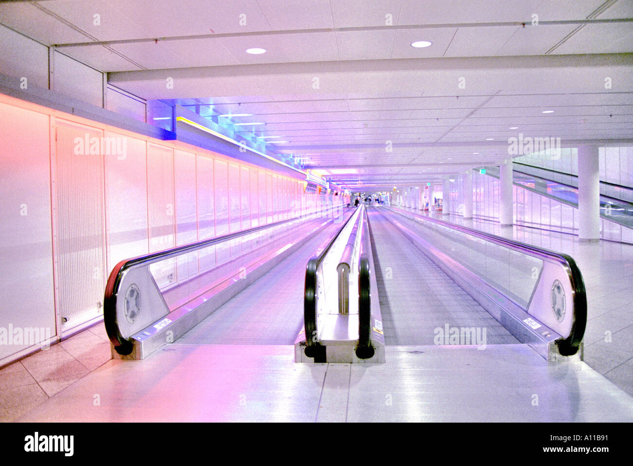 Travellator hi-res stock photography and images - Alamy