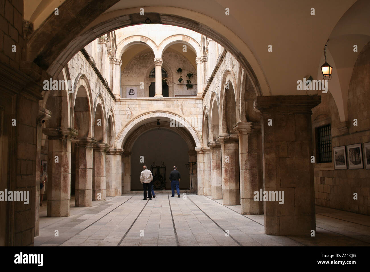 Sponza Palace courtyard Dubrovnik Stock Photo - Alamy