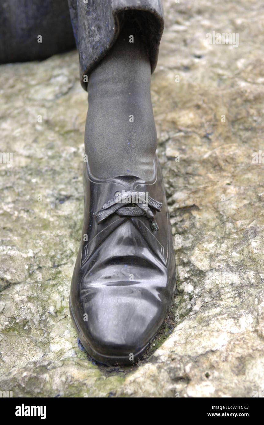 oscar wildes left foot shoe Stock Photo - Alamy