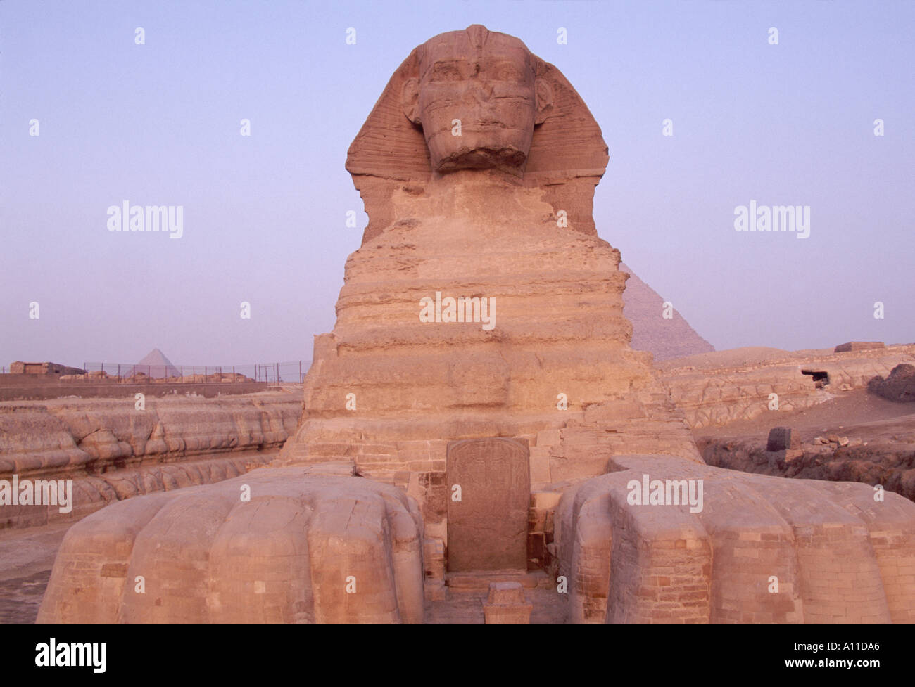 Egyptian cult temples hi-res stock photography and images - Alamy