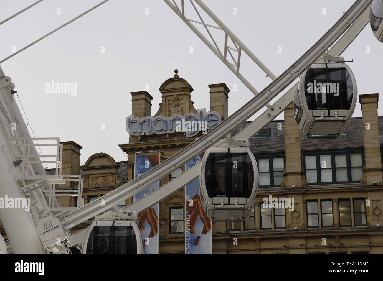 Pod triangle hi-res stock photography and images - Alamy