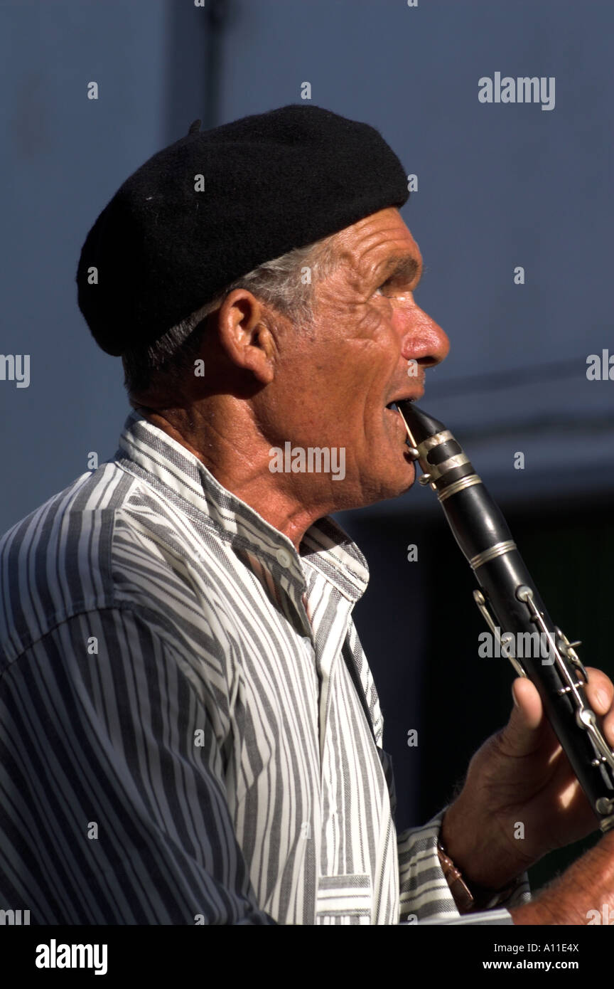 Clarinet player hi-res stock photography and images - Alamy