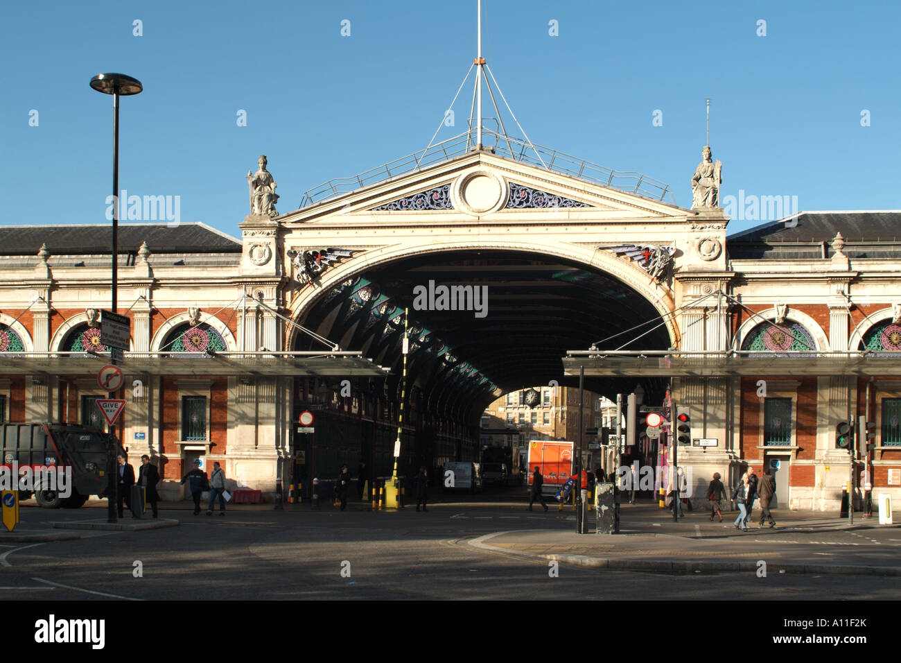 Smithfield entrance hi-res stock photography and images - Alamy