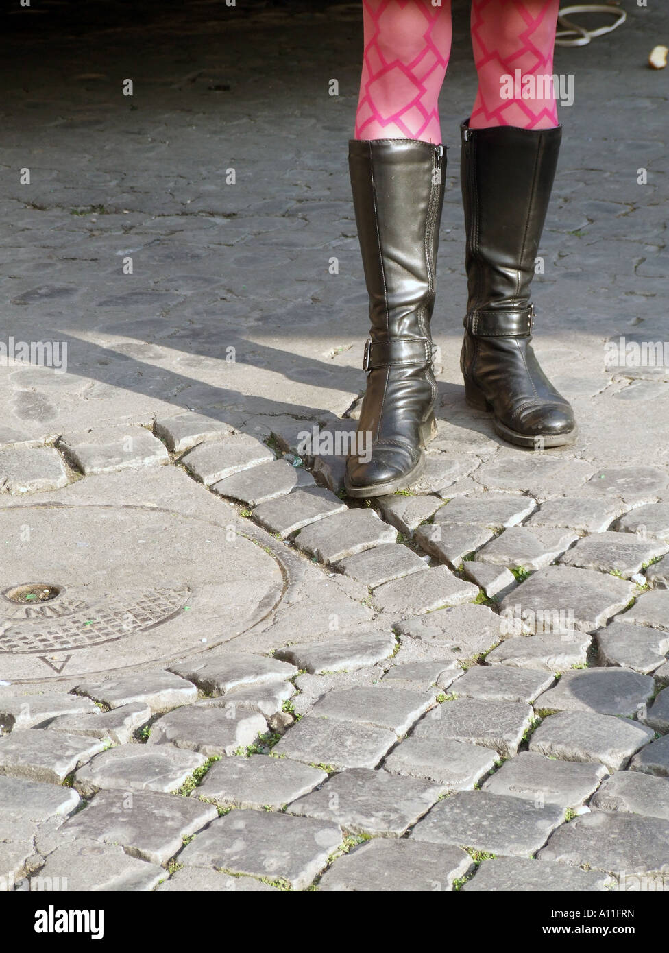 Woman wearing pink tights hi-res stock photography and images - Alamy