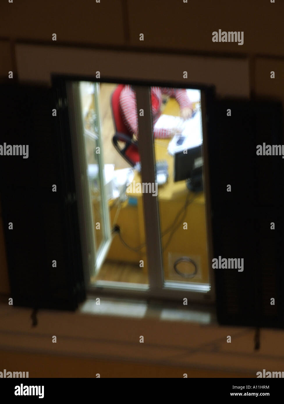 woman working late in office Stock Photo - Alamy