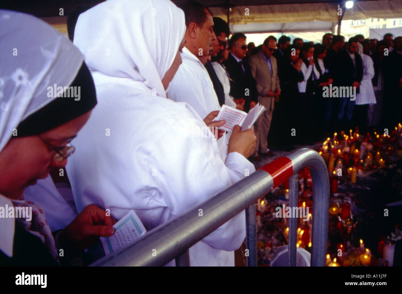 Give thanks to god hi-res stock photography and images - Alamy