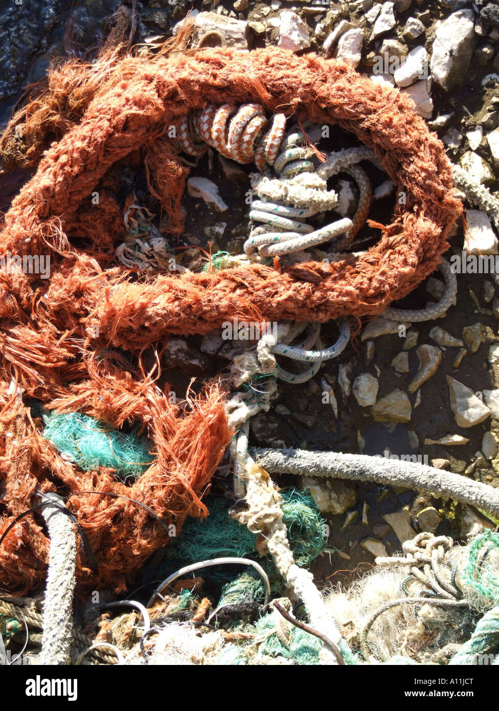Broken mooring rope hi-res stock photography and images - Alamy