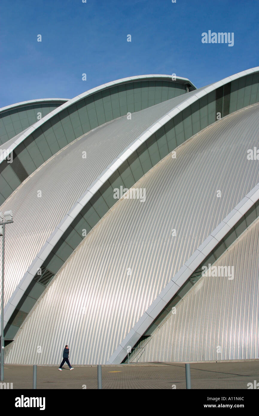 Human shapes exhibition hi-res stock photography and images - Alamy