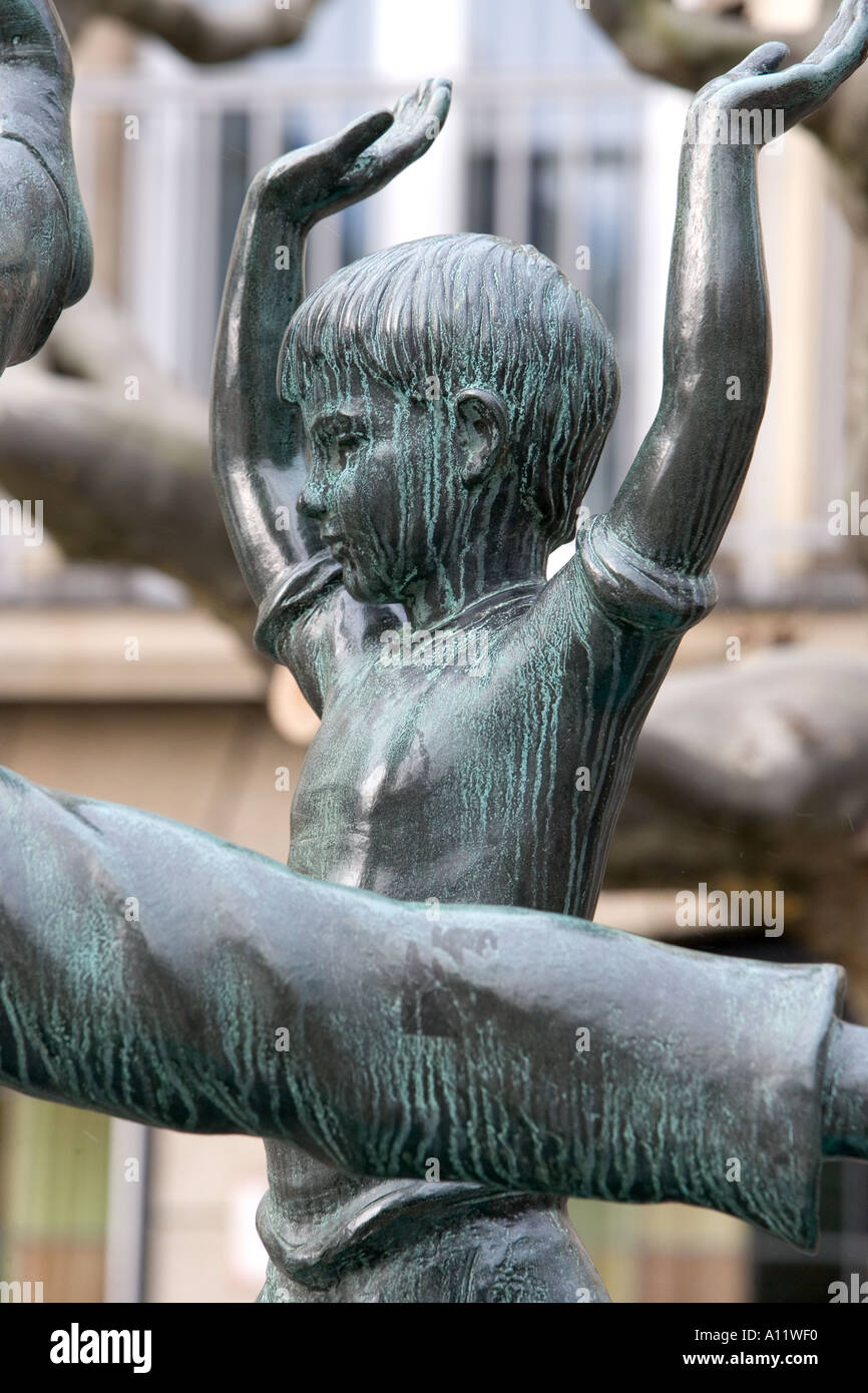 Statue children playing in dusseldorf hi-res stock photography and ...